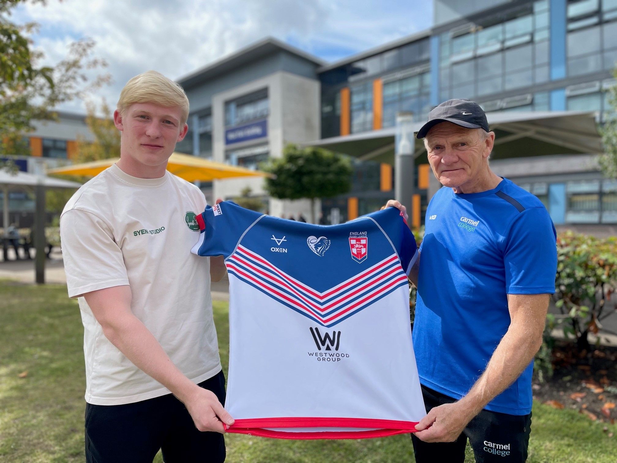 Former Student Returns to Inspire Next Generation of Rugby Players - Carmel College